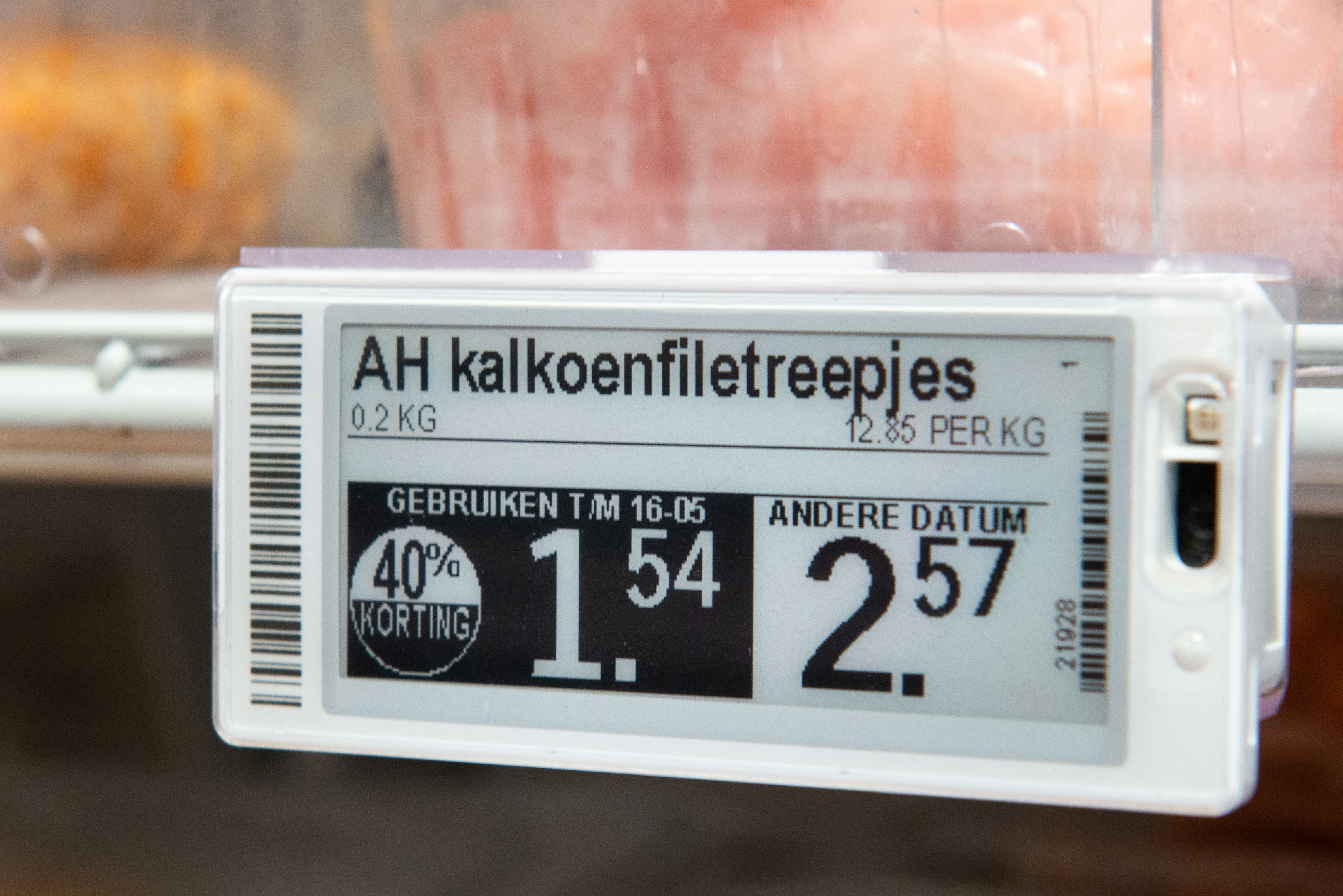 Albert Heijn-moeder innoveert met elektronische prijskaartjes en richt ...